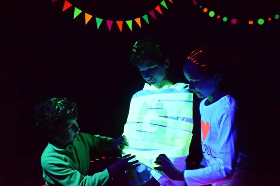 10 Best Neon Party Games | Easy Kids Parties