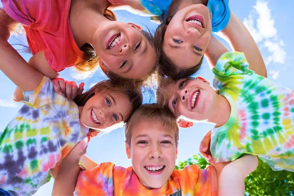 27 Bodacious Ideas For A Totally Rad 90s Theme Party | Easy Kids Parties